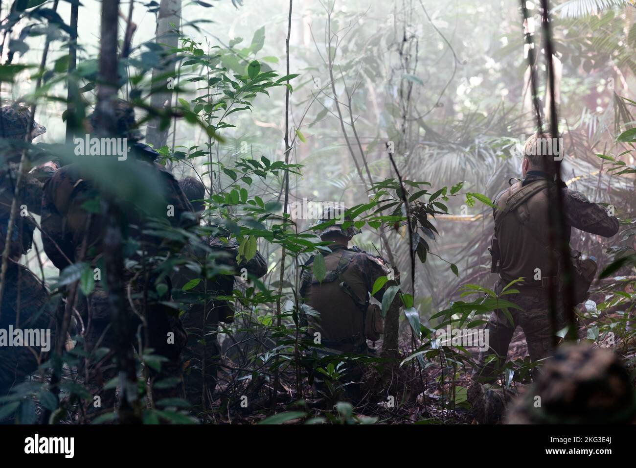 U.S. Marines with the 11th Marine Expeditionary Unit Command Element, I ...