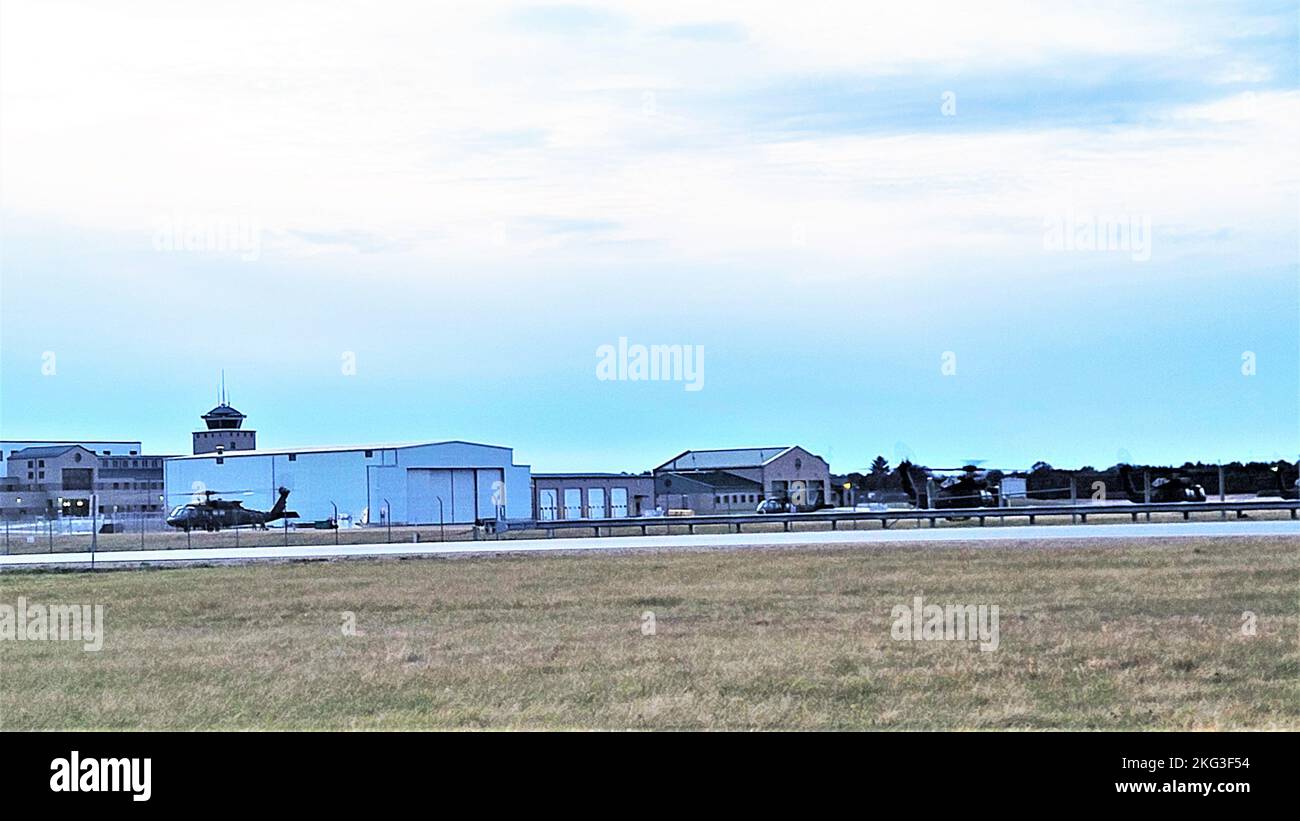 Aircrews with the Minnesota National Guard operate UH-60 Black Hawk ...