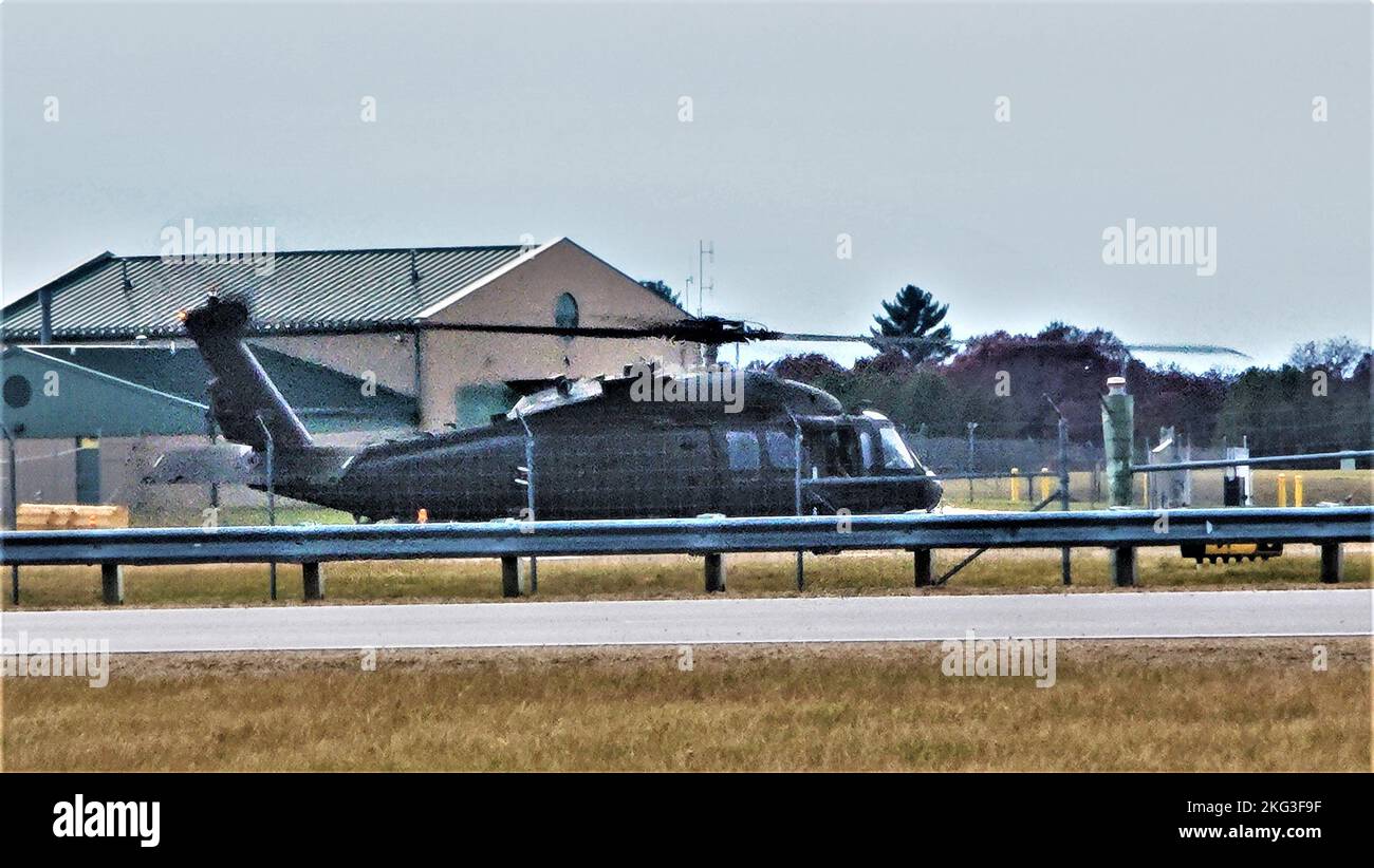 Aircrews with the Minnesota National Guard operate UH-60 Black Hawk ...