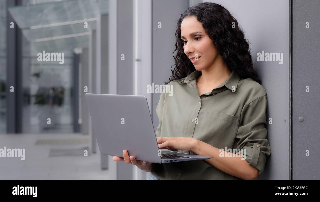 Freelancer lady hi-res stock photography and images - Alamy