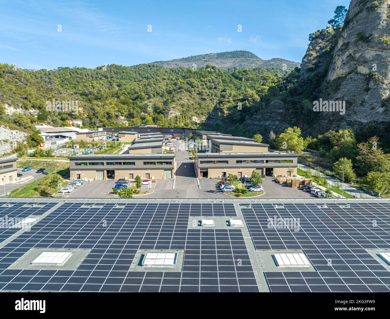 Solar panels roof warehouse hi-res stock photography and images - Alamy