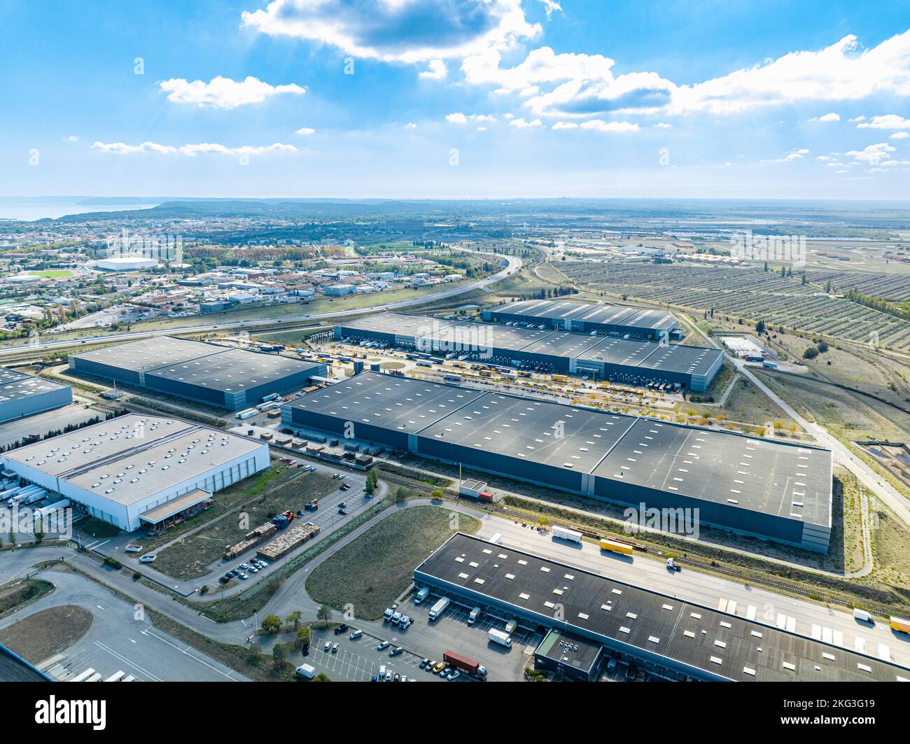 Overhead shot building parking lot hi-res stock photography and images ...