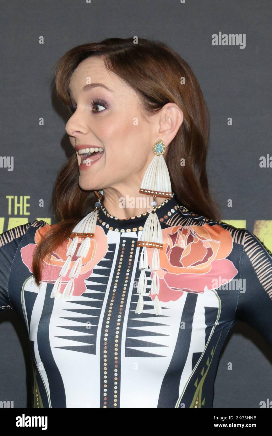 November 20, 2022, Los Angeles, CA, USA: LOS ANGELES - NOV 20: Sarah Wayne Callies at The ...
