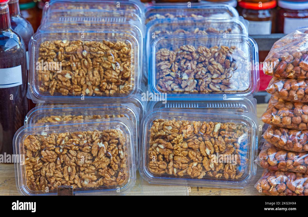 Farmers market produce box hi-res stock photography and images - Alamy