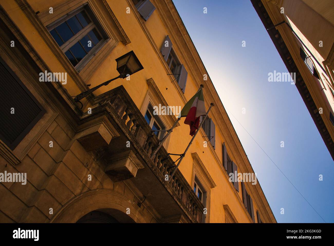 Italian tall buildings hi-res stock photography and images - Alamy