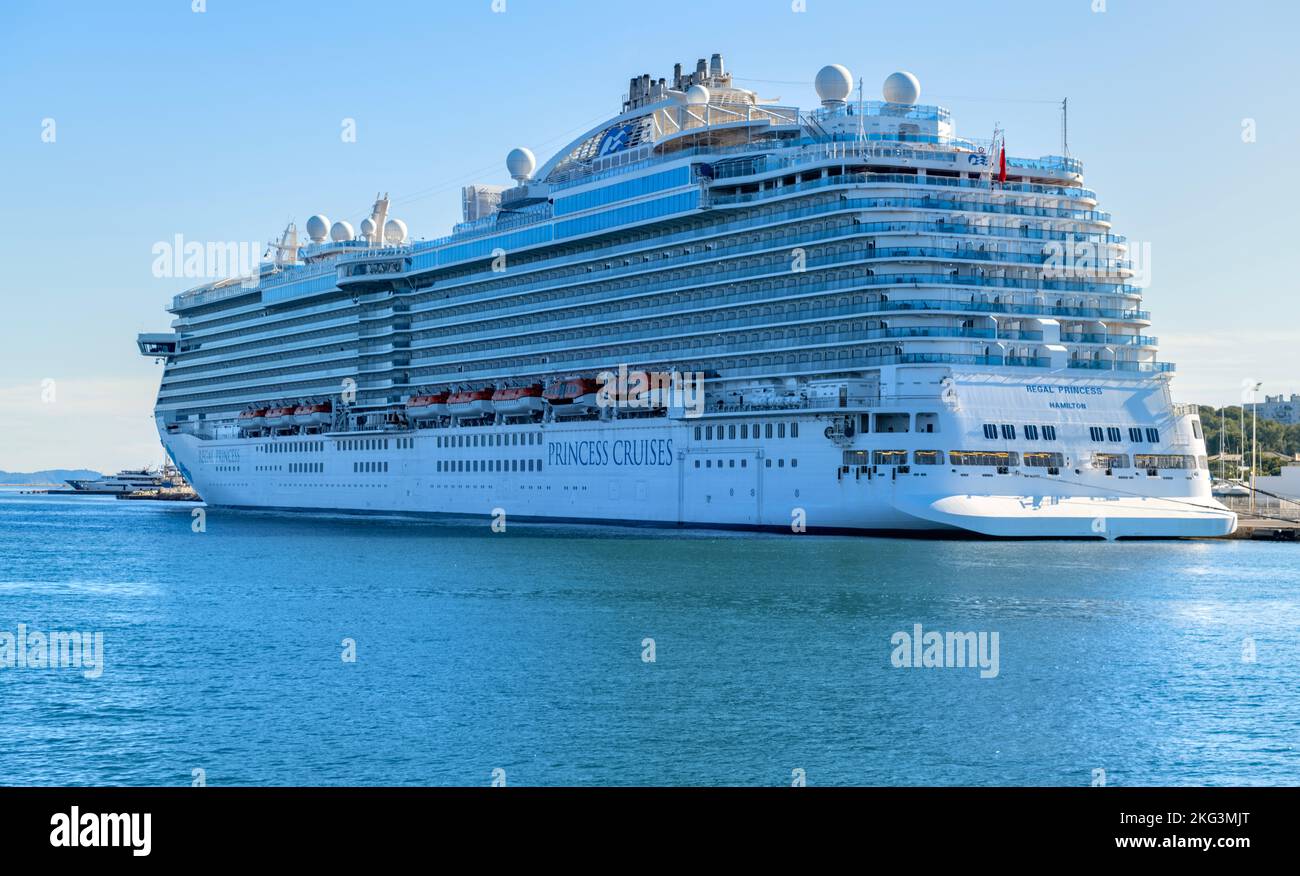 Regal princess toulon hi-res stock photography and images - Alamy