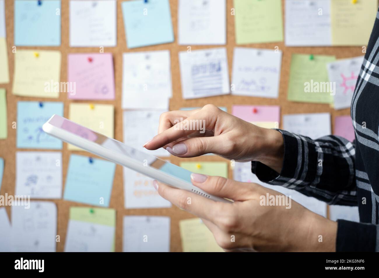 Using a pad device for planning tasks and calendar events in the office ...