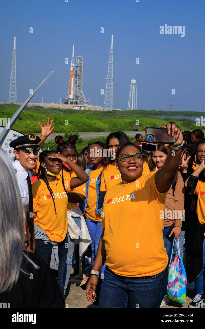 Delta WINGS Photos and Feature. A group of girls pose for a selfie in ...