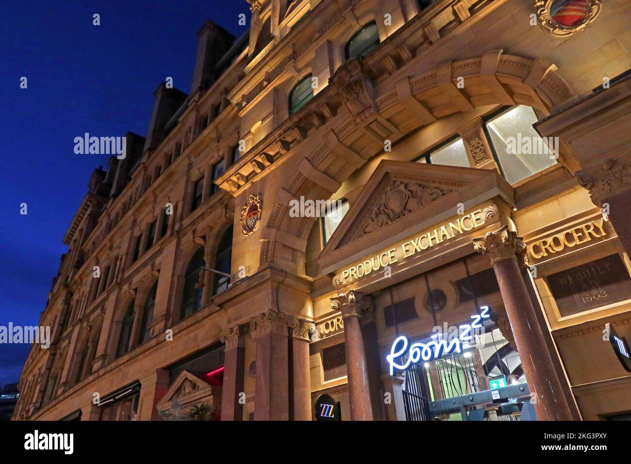 Manchester Corn Exchange building, at night, 1, Exchange Square Central ...