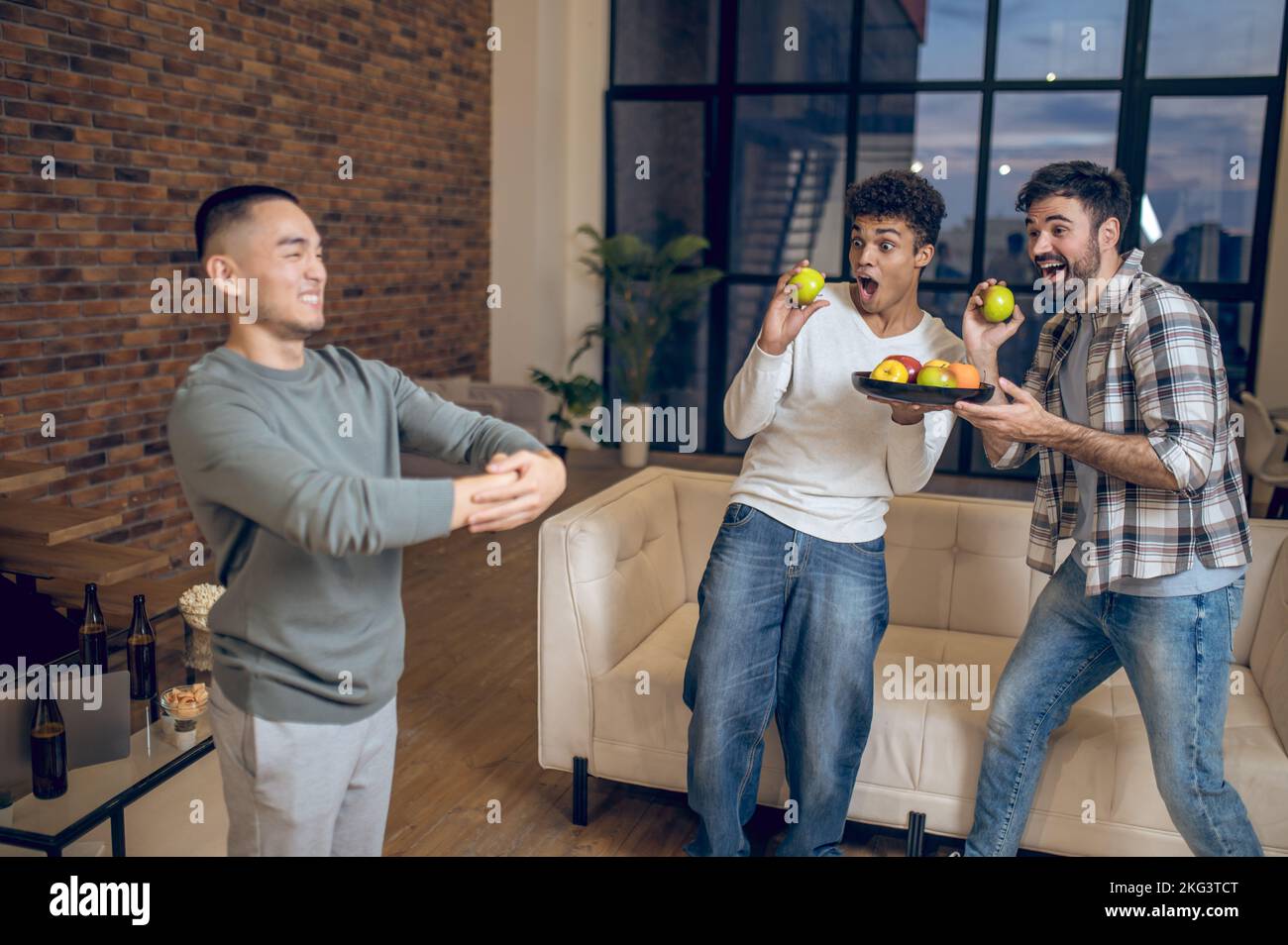 Entertaining hospitality hi-res stock photography and images - Alamy