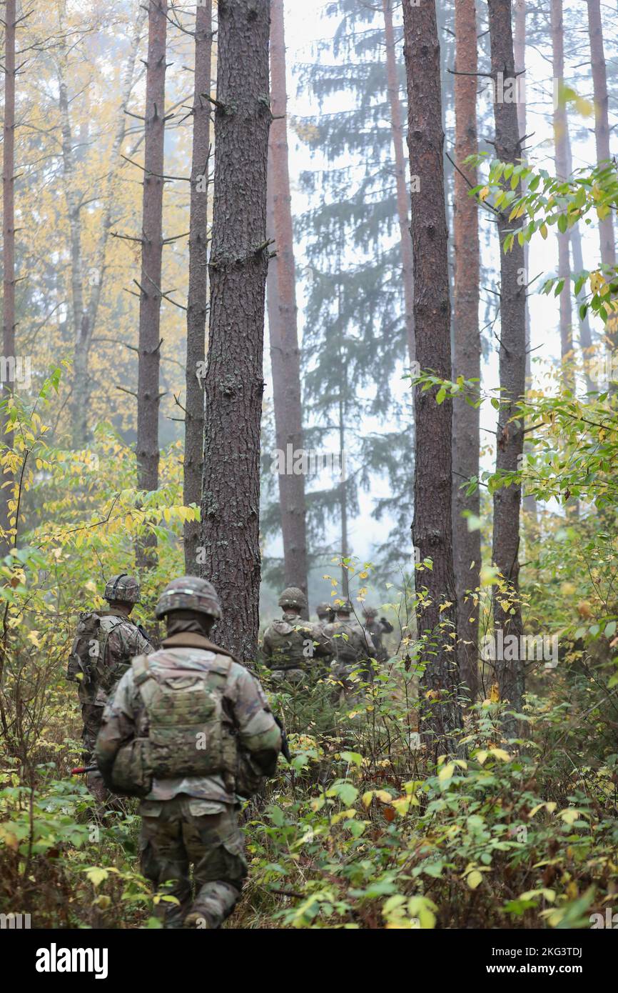 U.S. Soldiers assigned to Chaos Company, 3rd Battalion, 8th Cavalry ...