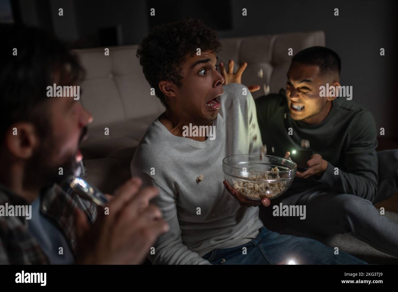 Scaring hi-res stock photography and images - Alamy