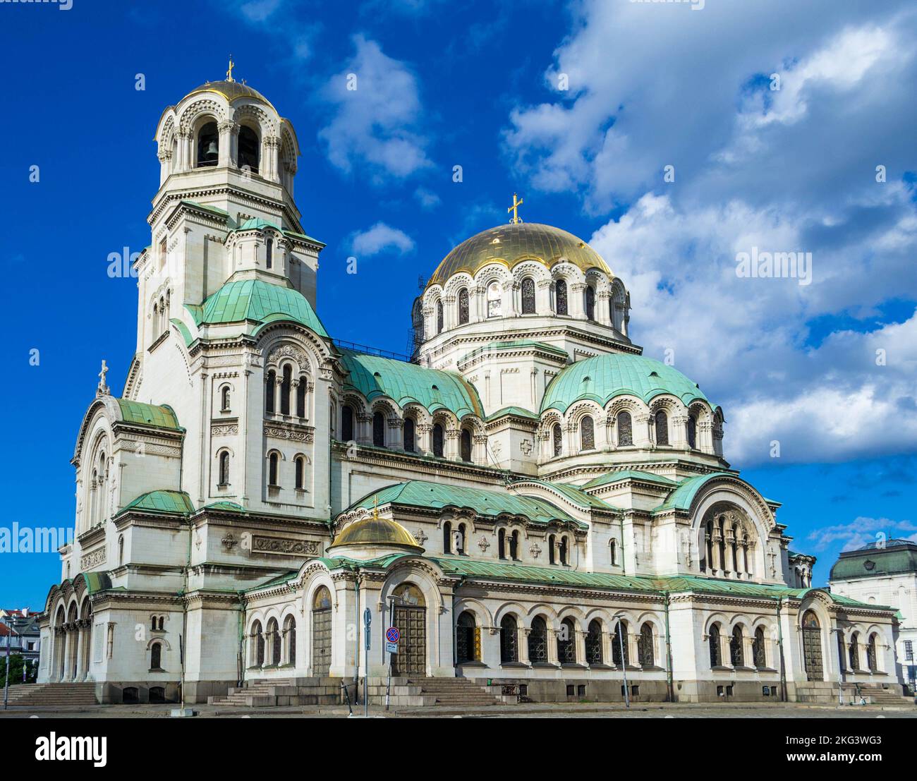 Large dome golden cross hi-res stock photography and images - Alamy