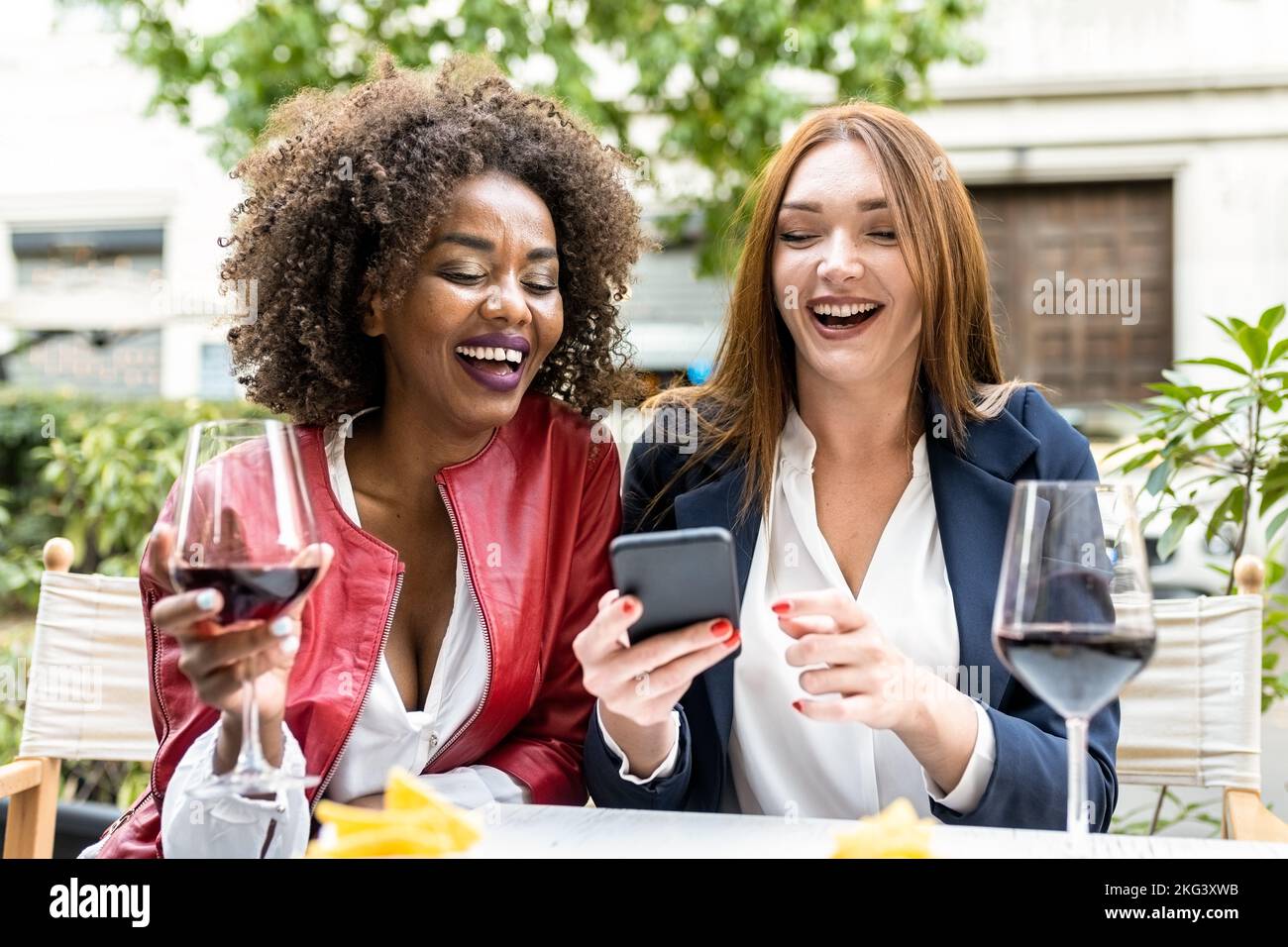Happy hour colleagues african american hi-res stock photography and images - Alamy
