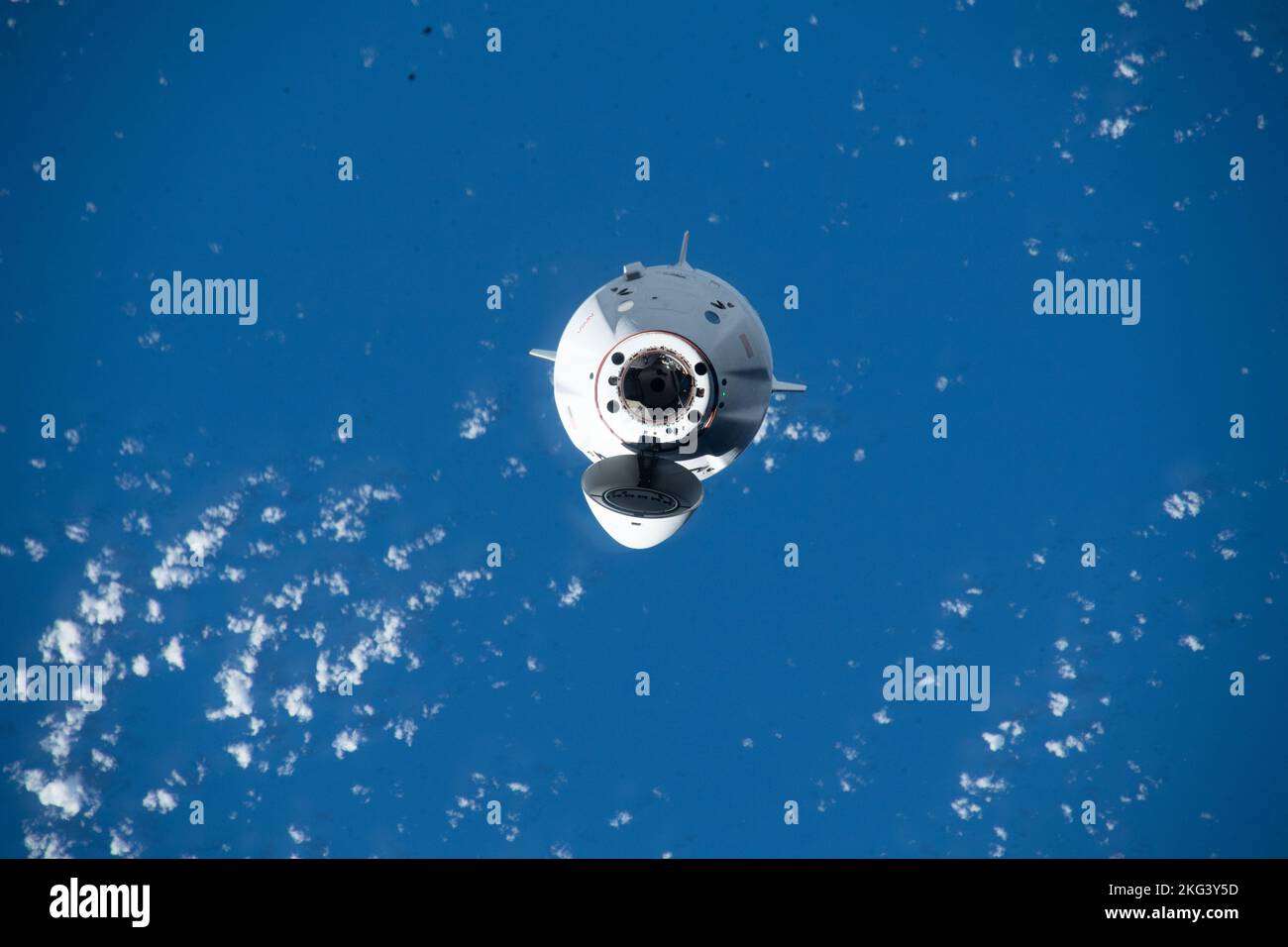 . iss068e014159 (Oct. 6, 2022) --- The SpaceX Dragon Endurance crew ...