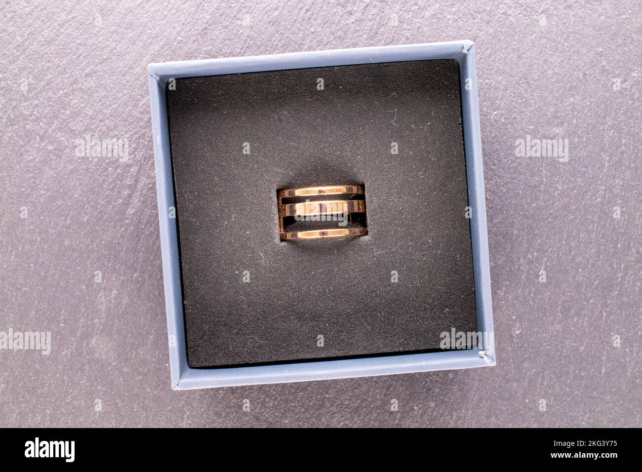 Gold ring top view hi-res stock photography and images - Alamy