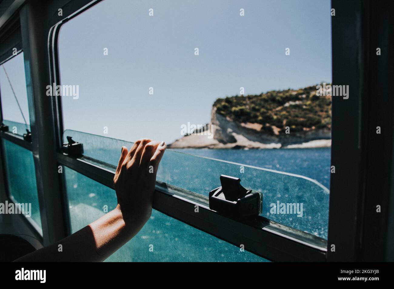 Round boat window hi-res stock photography and images - Alamy