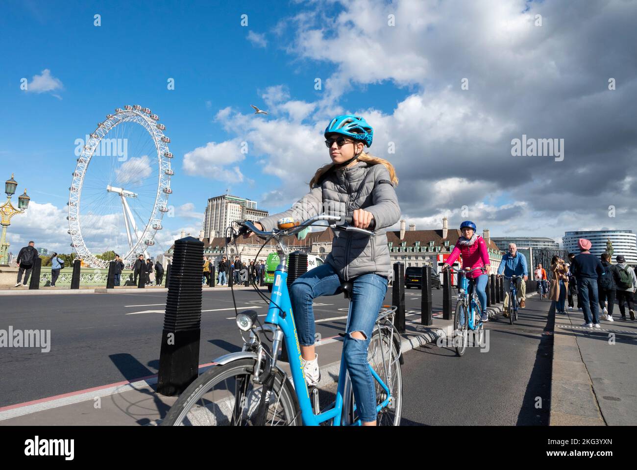 Bike on tower bridge hi-res stock photography and images - Alamy