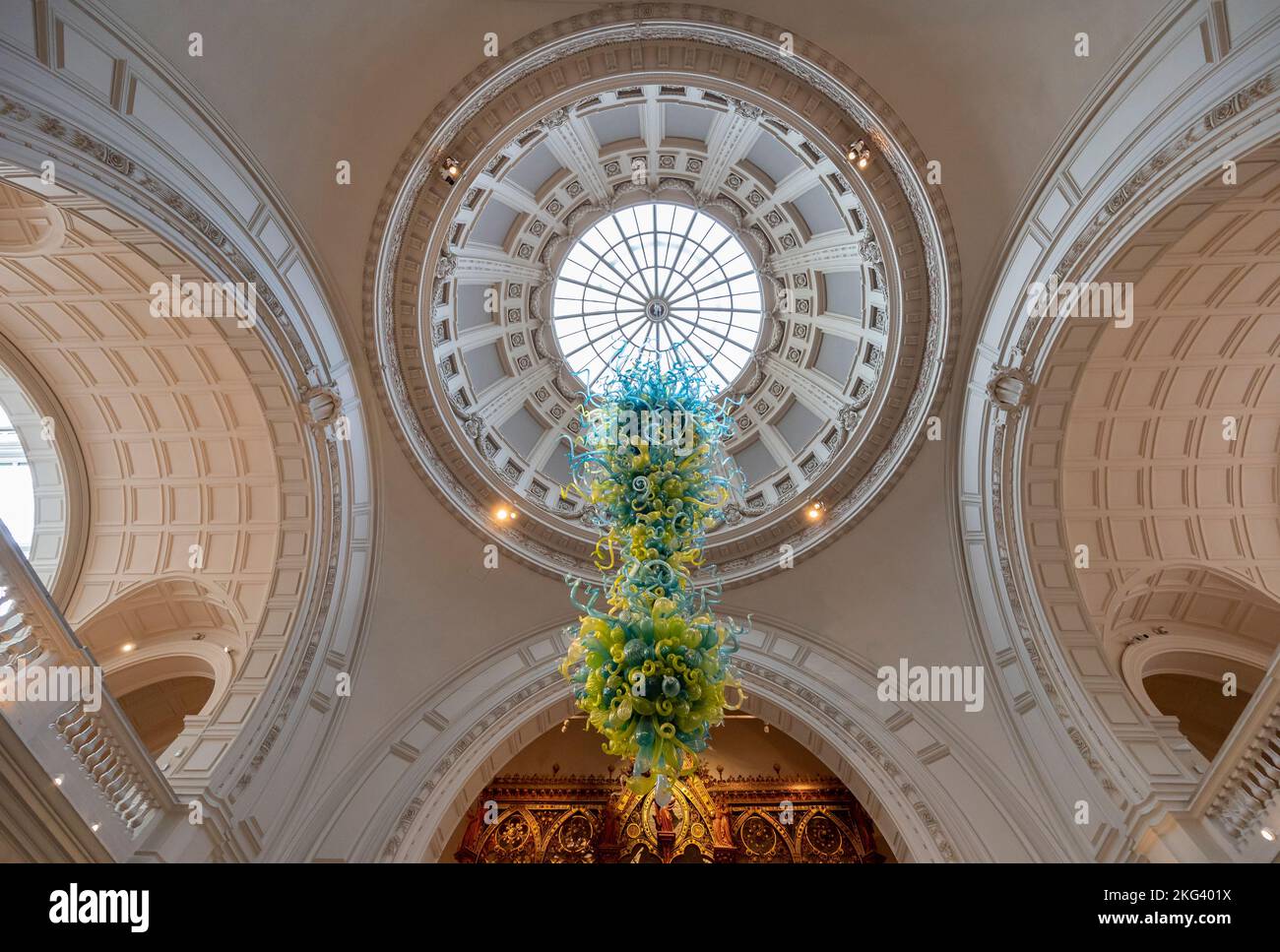 Victoria and Albert Museum dome Stock Photo - Alamy