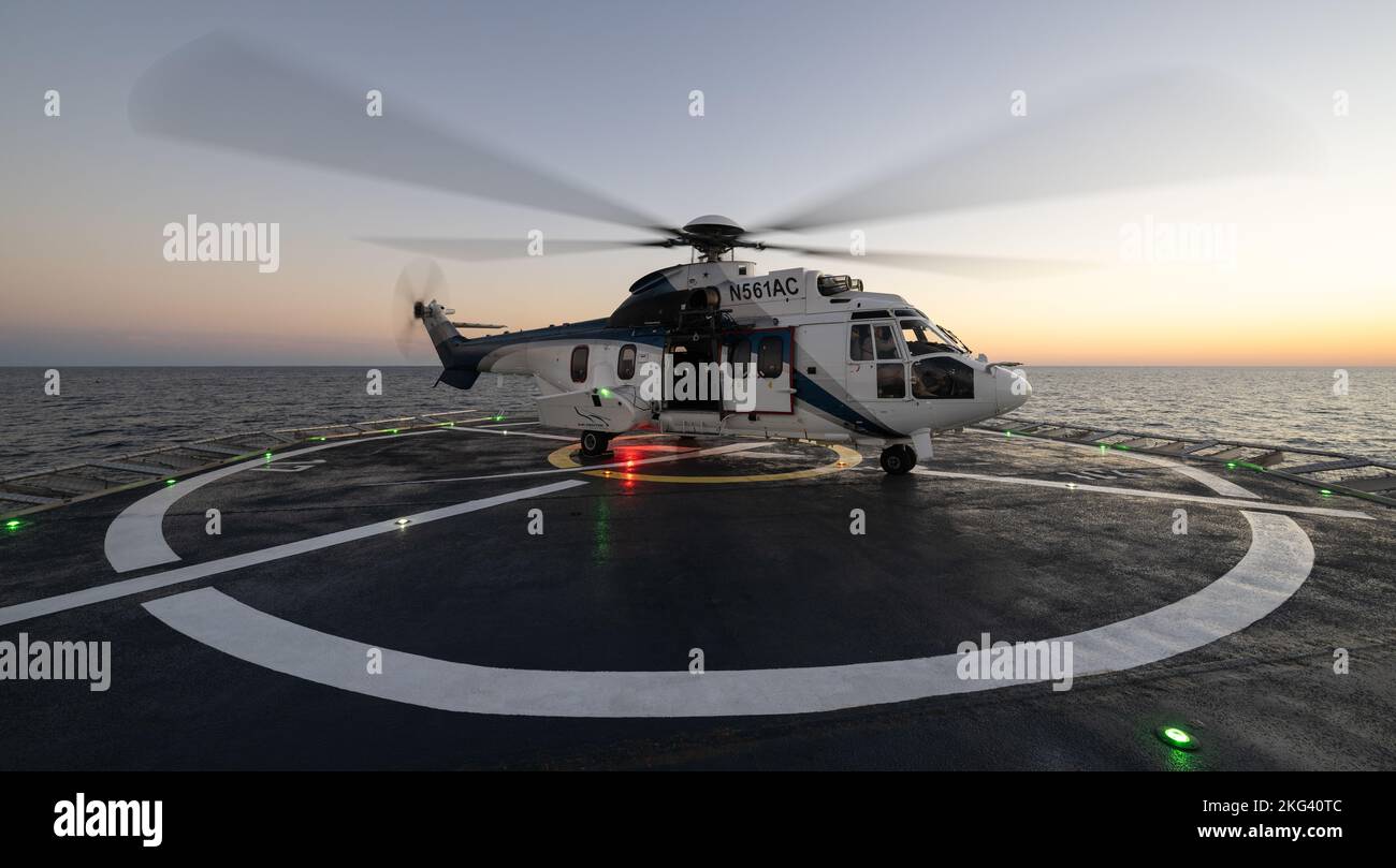 Nasas Spacex Crew 4 Splashdown The Helicopter That Will Transport