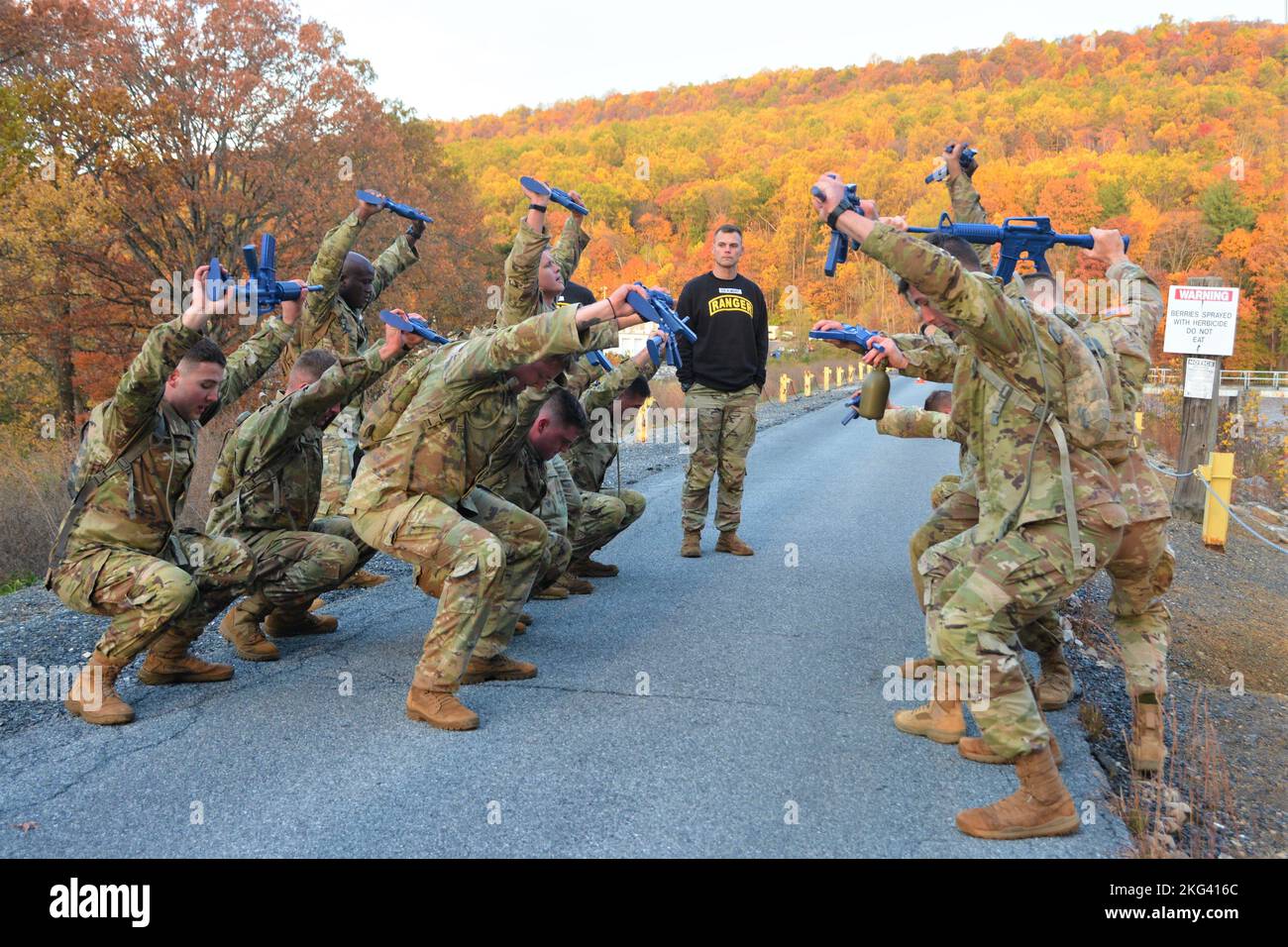 Pennsylvania National Guard Soldiers attending the Ranger Sapper ...