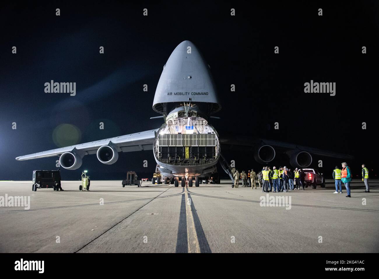 SWOT Spacecraft Arrival . The Surface Water and Ocean Topography (SWOT ...