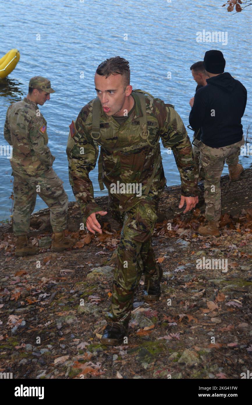 Pennsylvania National Guard Soldiers attending the Ranger Sapper ...