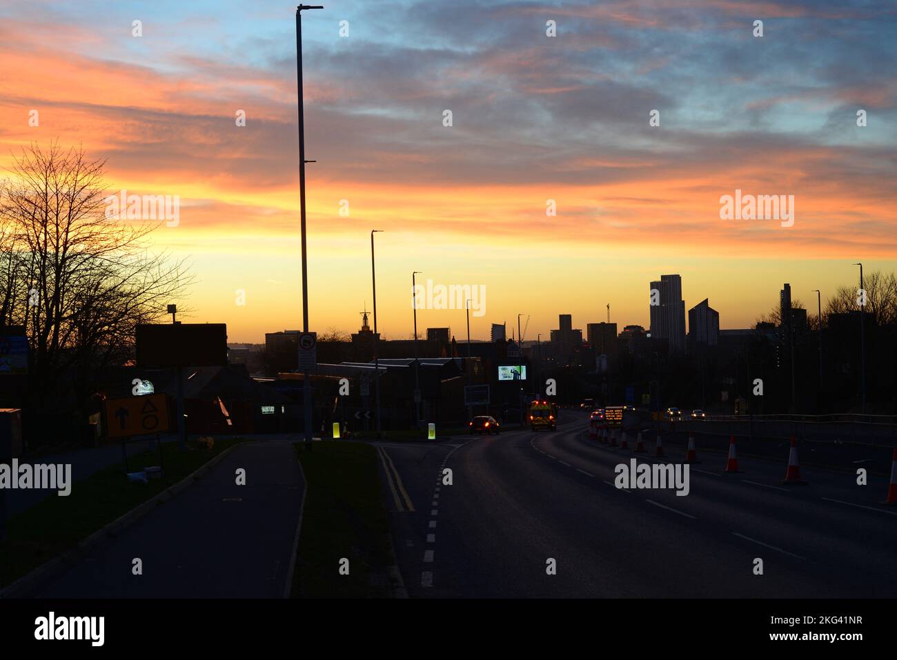 Leeds skyline silhouette hi-res stock photography and images - Alamy