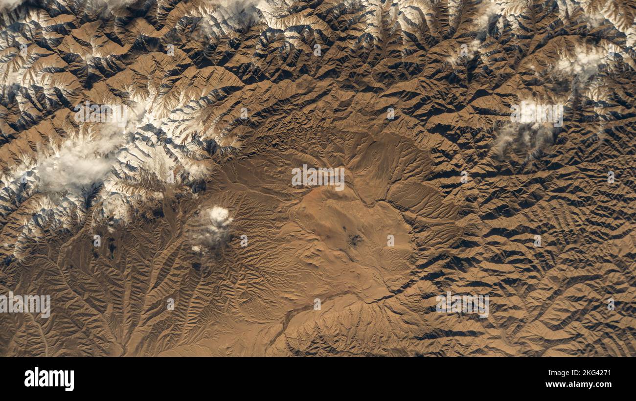 . iss068e017473 (Oct. 18, 2022) --- A portion of the Kunlun Mountains ...