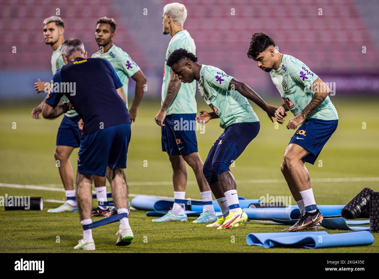 Qatar - 11/21/2022 - 2022 WORLD CUP, BRAZILIAN TEAM TRAINING - Lucas ...