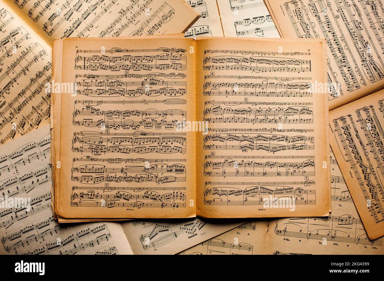 Top view music notes hi-res stock photography and images - Alamy