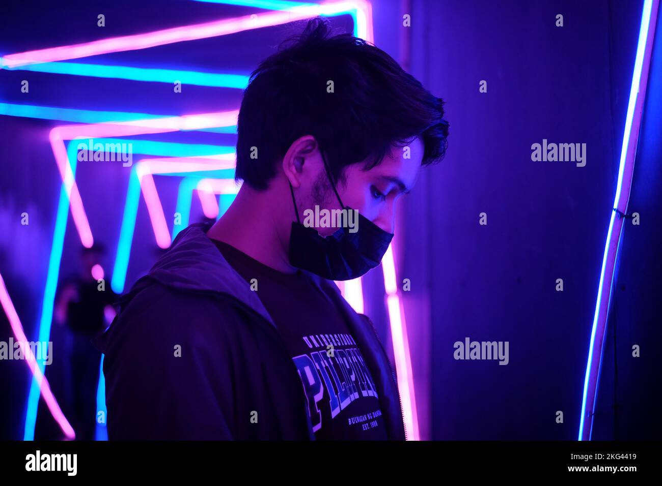 Asian boy side profile hi-res stock photography and images - Alamy