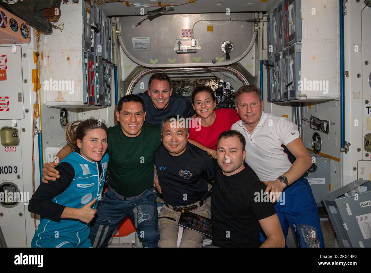 . iss068e020546 (Nov. 3, 2022) --- The seven Expedition 68 crew members ...
