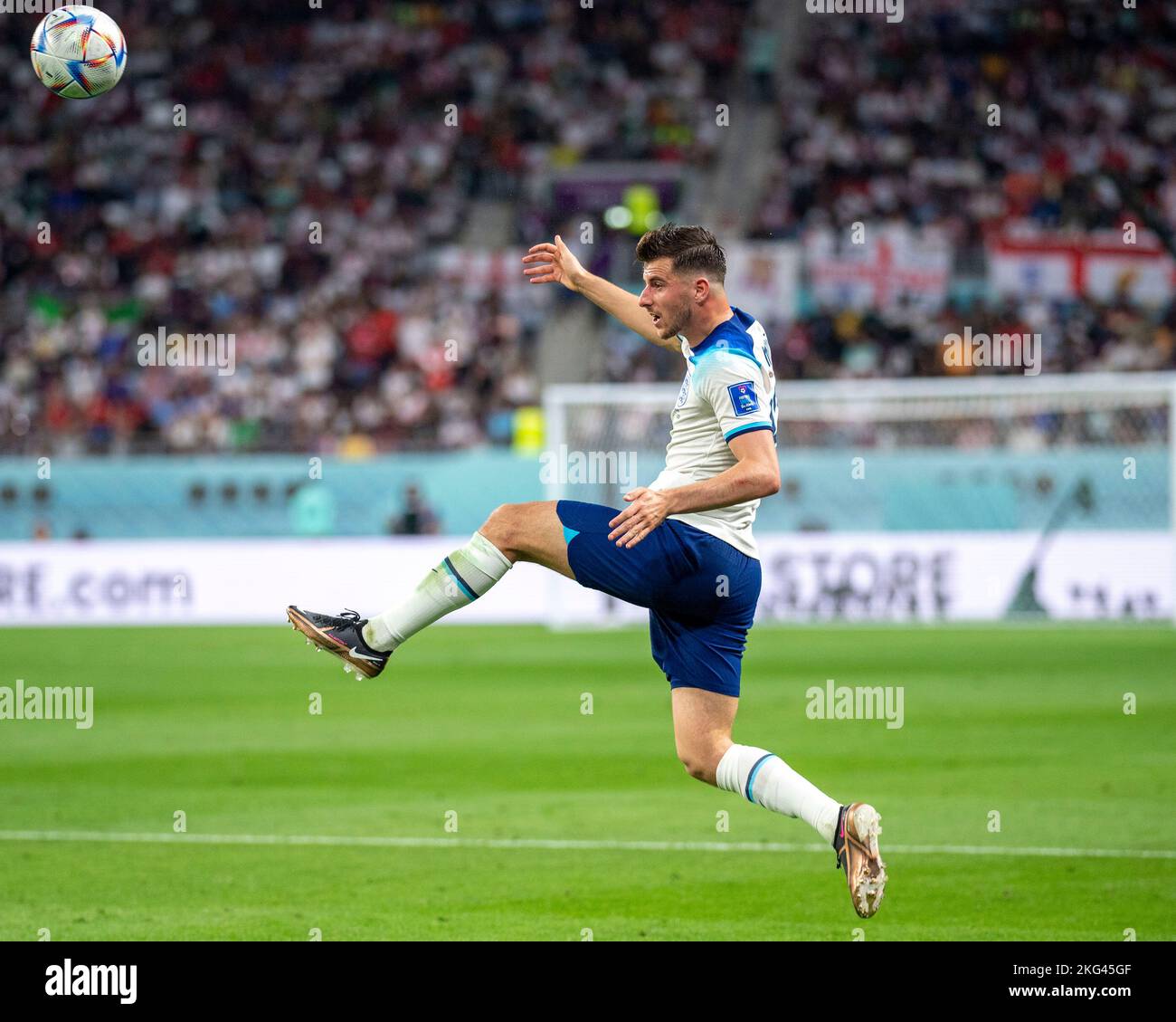 Doha, Catar. 21st Nov, 2022. Mason Mount of England during a match ...