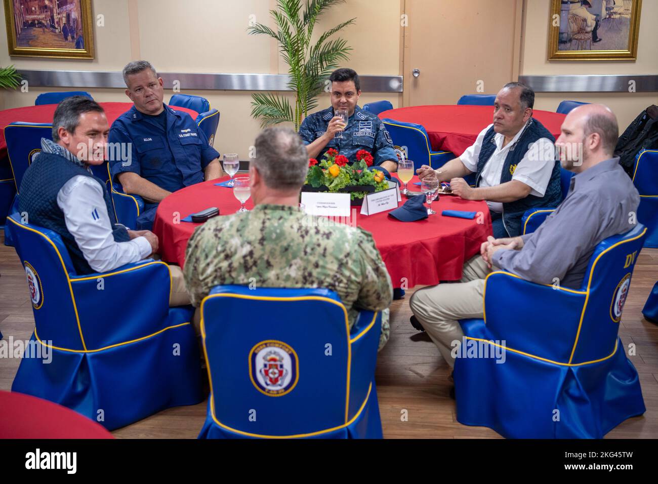 221028-N-TR141-1085 PUERTO BARRIOS, Guatemala (Oct. 28, 2022) Capt ...