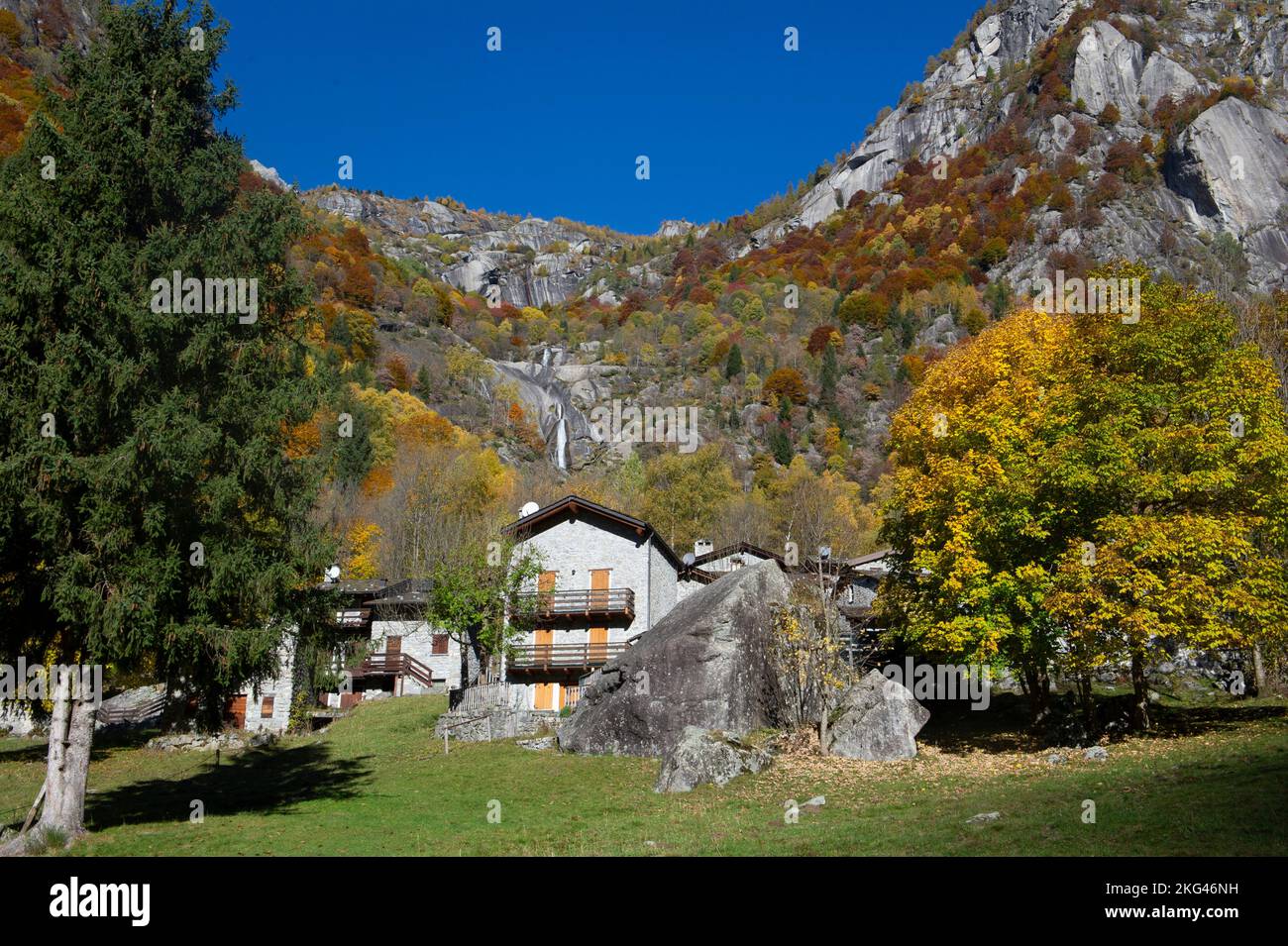 Europe, Italy, Lombardy, Valtellina, Val di Mello, S. Martino, foliage ...