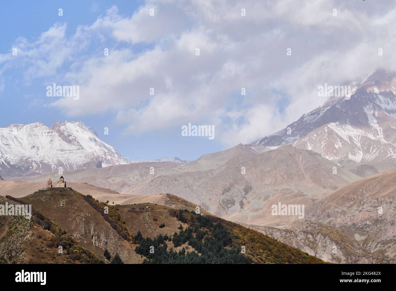 Die Gergetier Dreifaltigkeitskirche, Bergkirche Gergeti, Gergetis ...