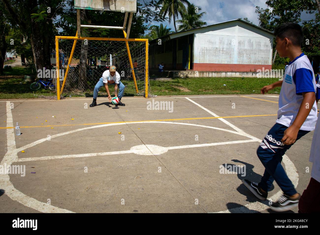 PUERTO BARRIOS, Guatemala (Oct. 28, 2022) Retail Specialist Seaman ...