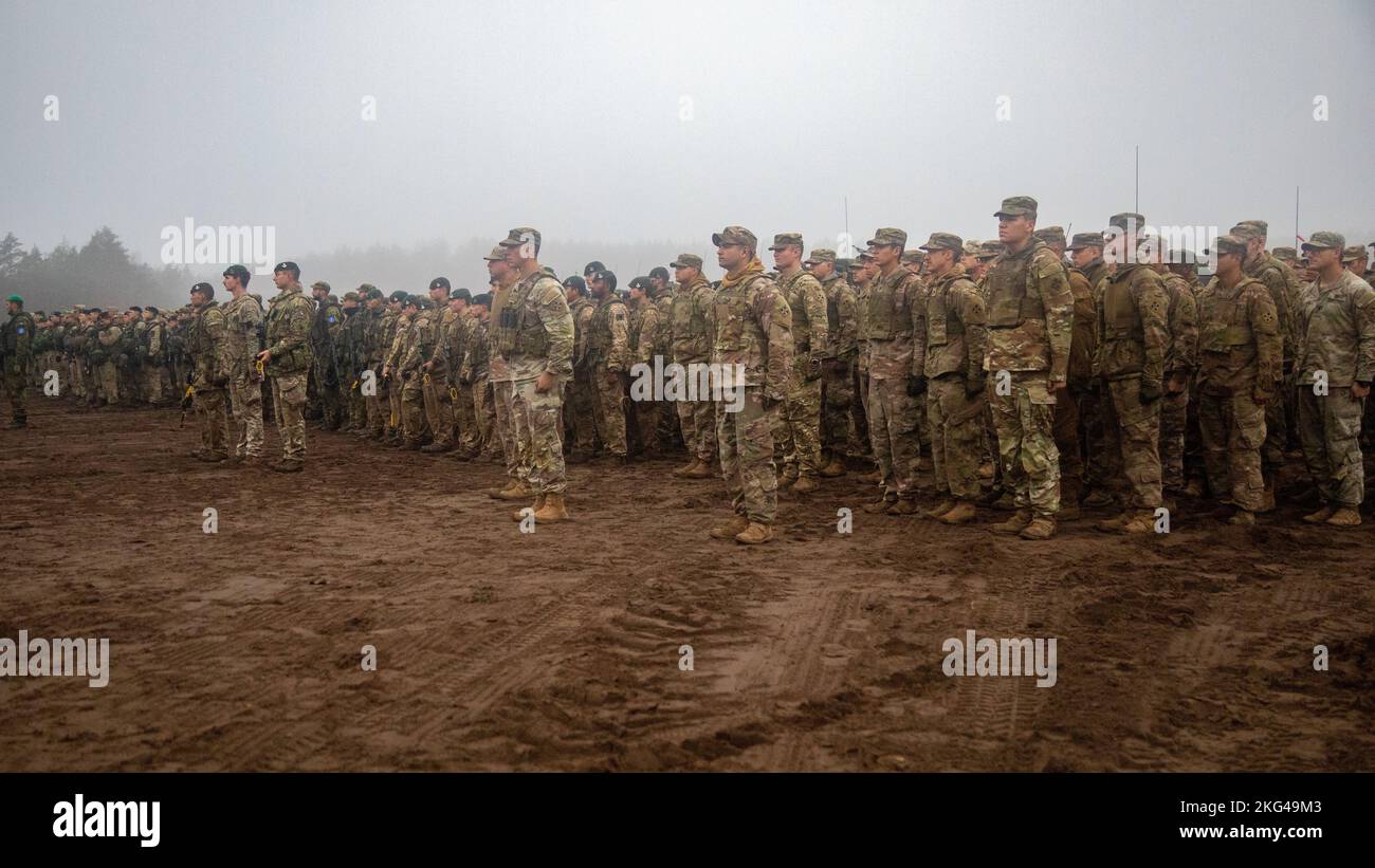 U.S. Soldiers assigned to Ares Company, 1st Battalion, 66th Armored ...