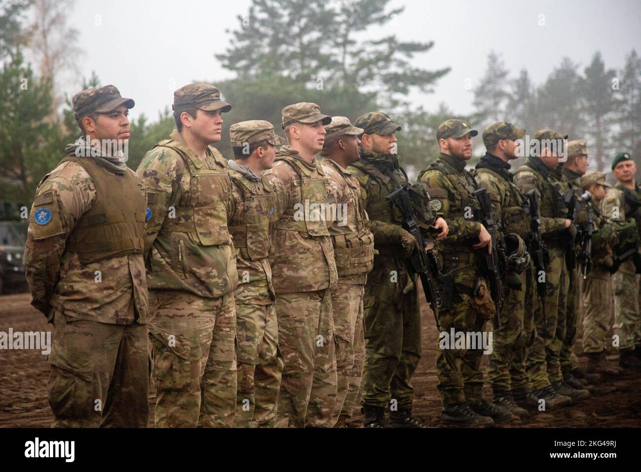 U.S. Soldiers assigned to Ares Company, 1st Battalion, 66th Armored ...