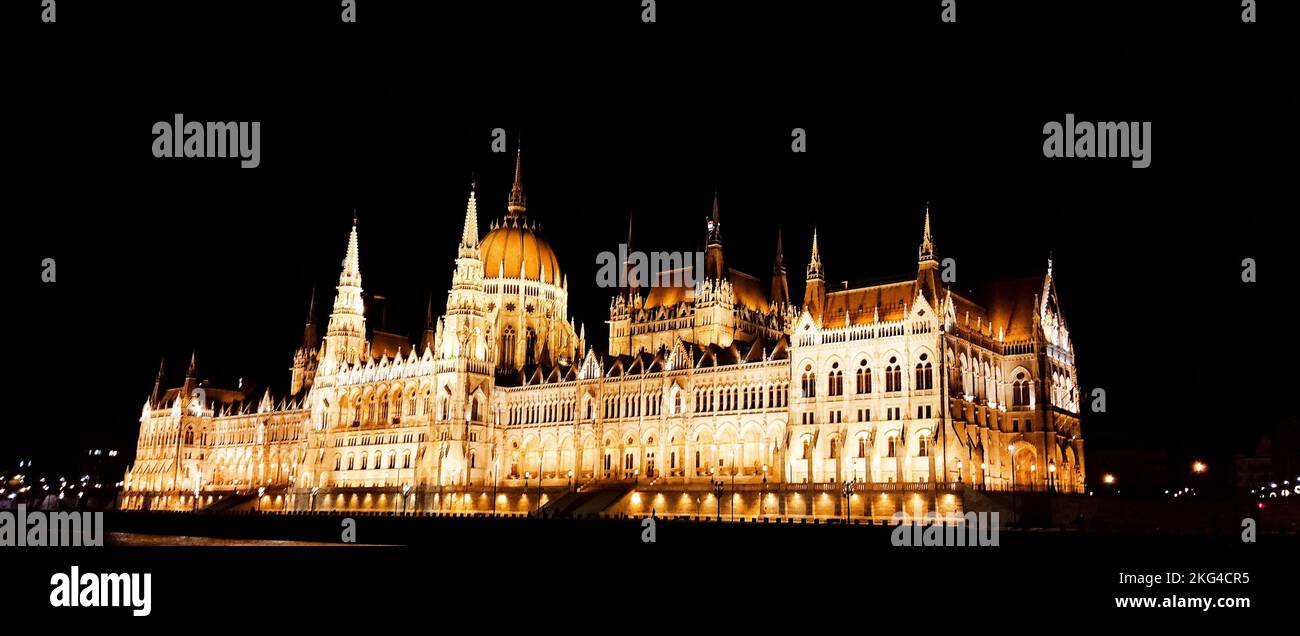 A panoramic scenic view of the illuminated Hungarian Parliament at ...