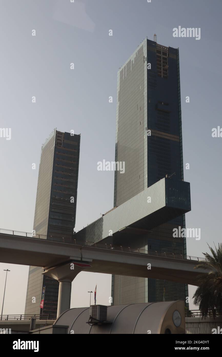 Construction new sky scraper hi-res stock photography and images - Alamy