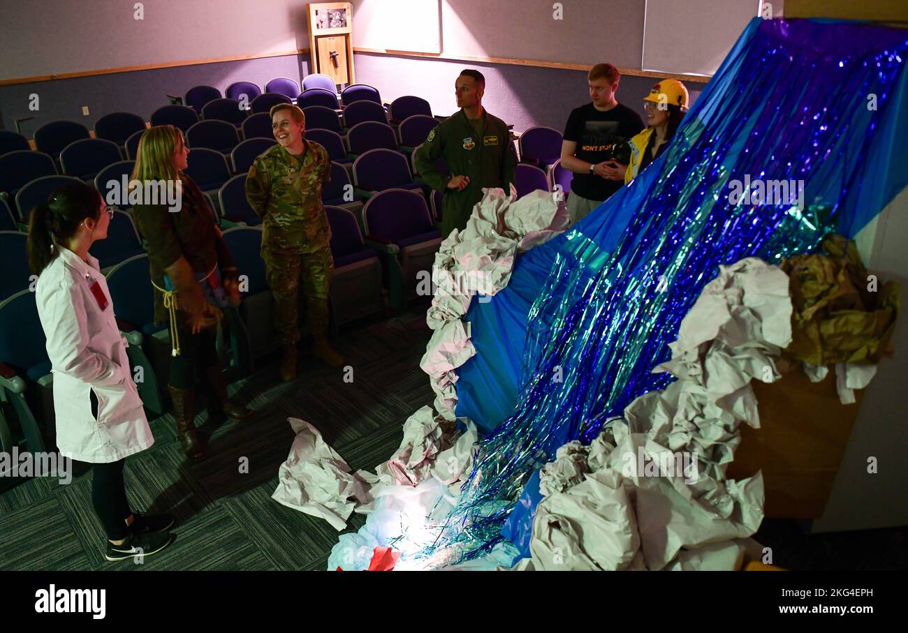 Col. Geoffrey Church, 9th Reconnaissance and Command Chief Master Sgt ...