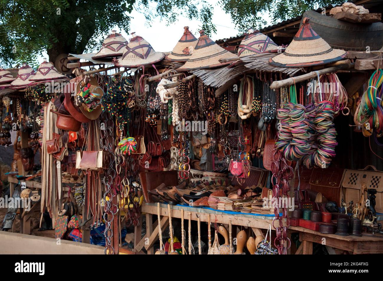 Souvenirs, Souvenir stalls, market, Natitingou, Ancora, Benin Stock ...