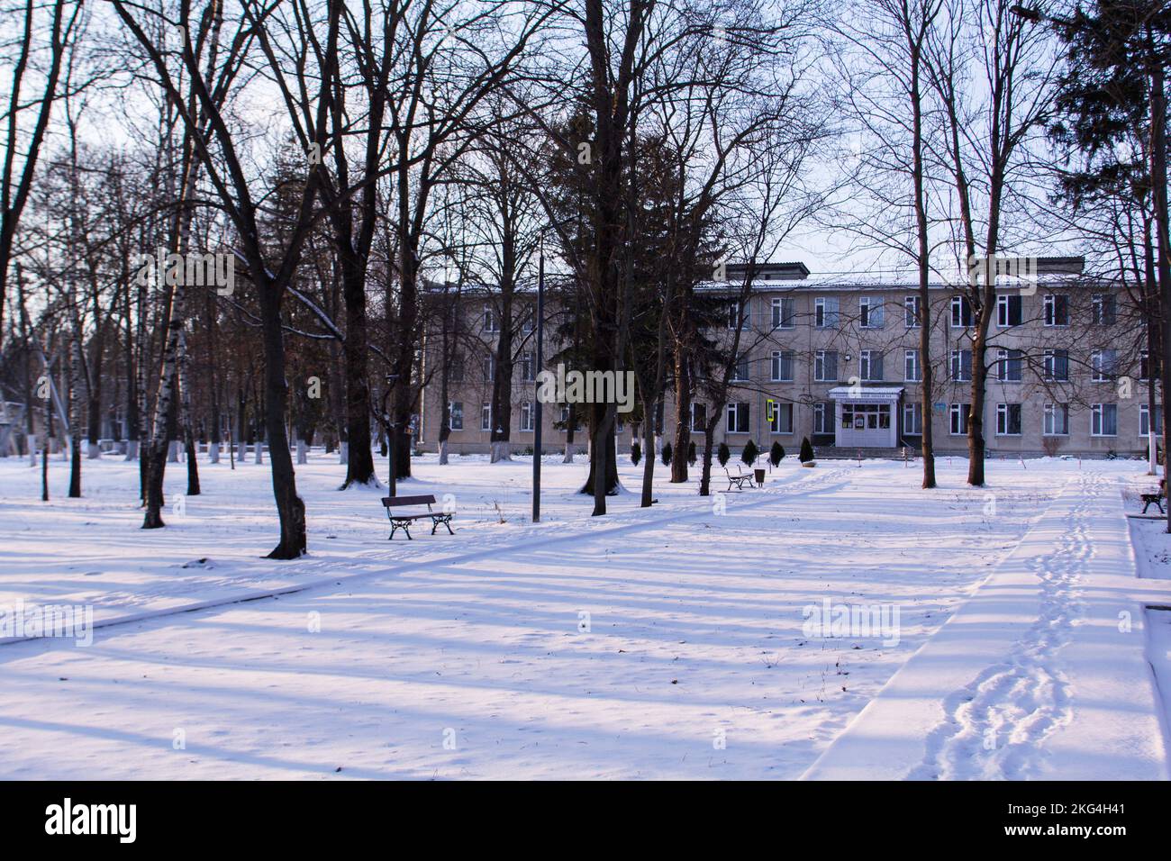 Outdoor winter setting hi-res stock photography and images - Alamy
