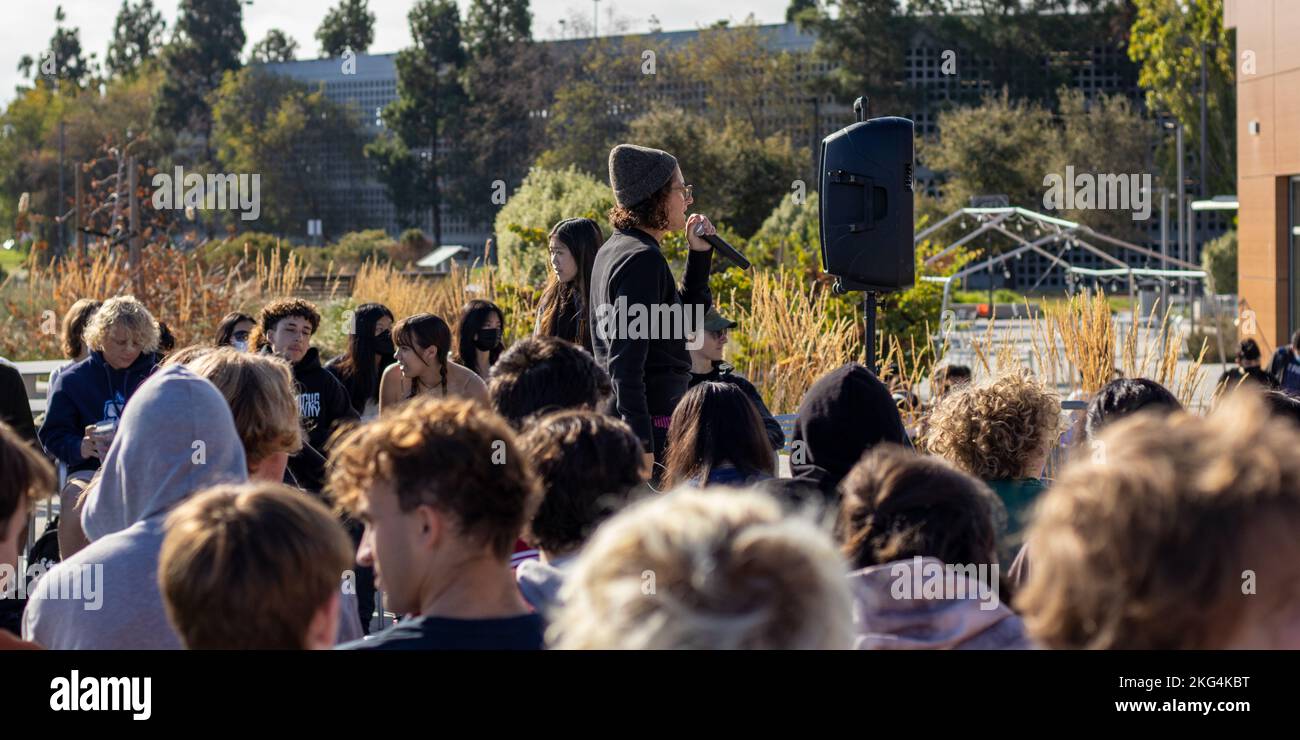 Videoconferencing classroom hi-res stock photography and images - Alamy