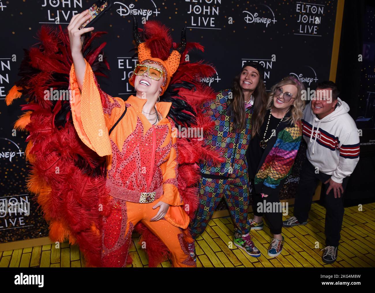 20 November 2022 - Los Angeles, California - (L-R) JoJo Siwa, Avery ...