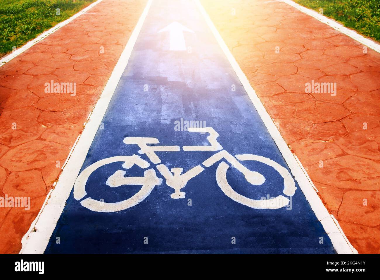 Blue bike lane hi-res stock photography and images - Alamy
