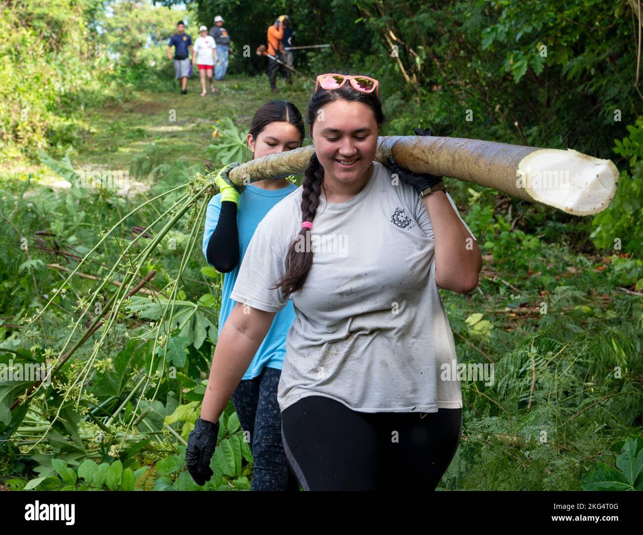 Clean up effort hi-res stock photography and images - Alamy