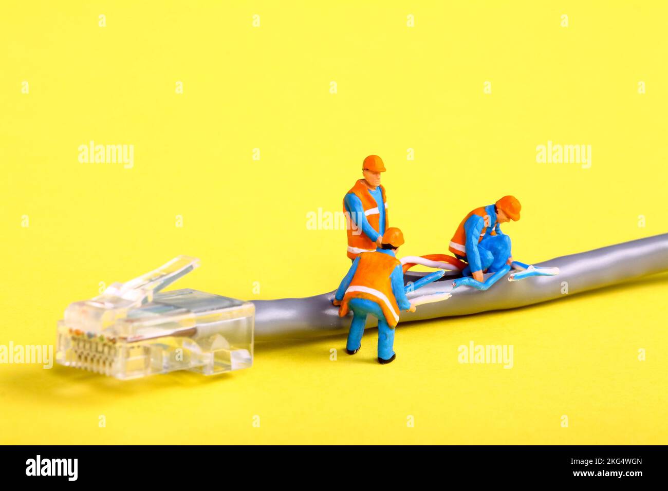 Miniature workmen figures hi-res stock photography and images - Alamy